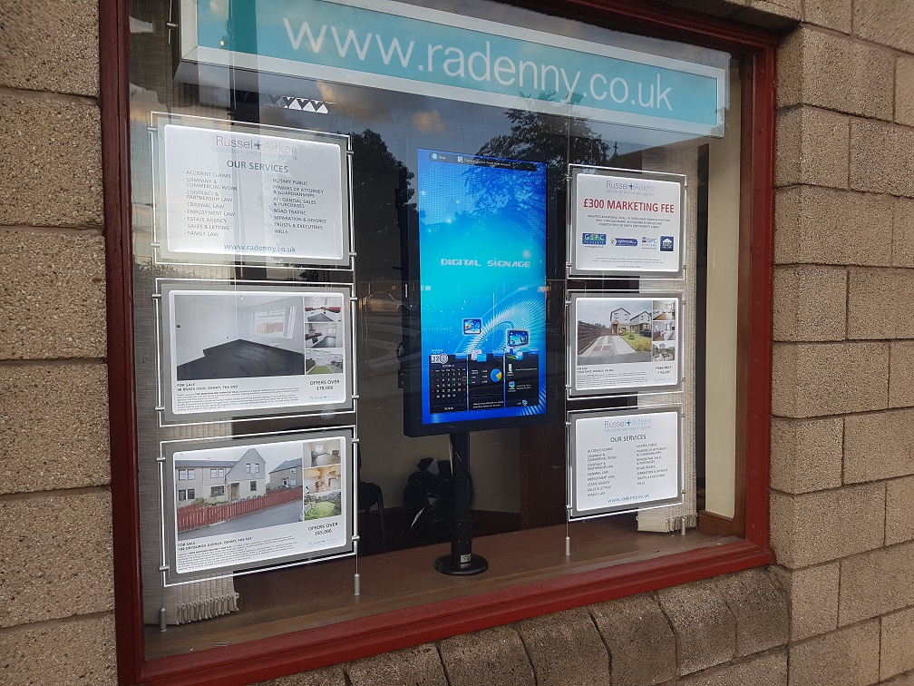 Retail Digital Screens – Digital Poster Displays & Media Players